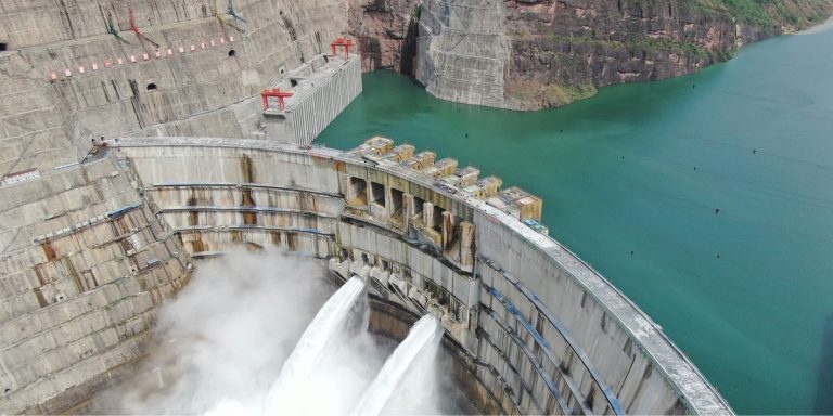 Implementasi Proyek Pembangkit Listrik Tenaga Air (PLTA) atau Hydro ...